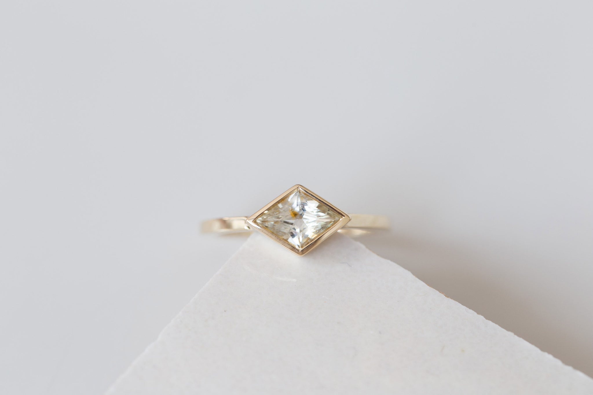 Avens Ring | Apricot Sapphire Rhombus Solitaire Engagement Ring | 14k